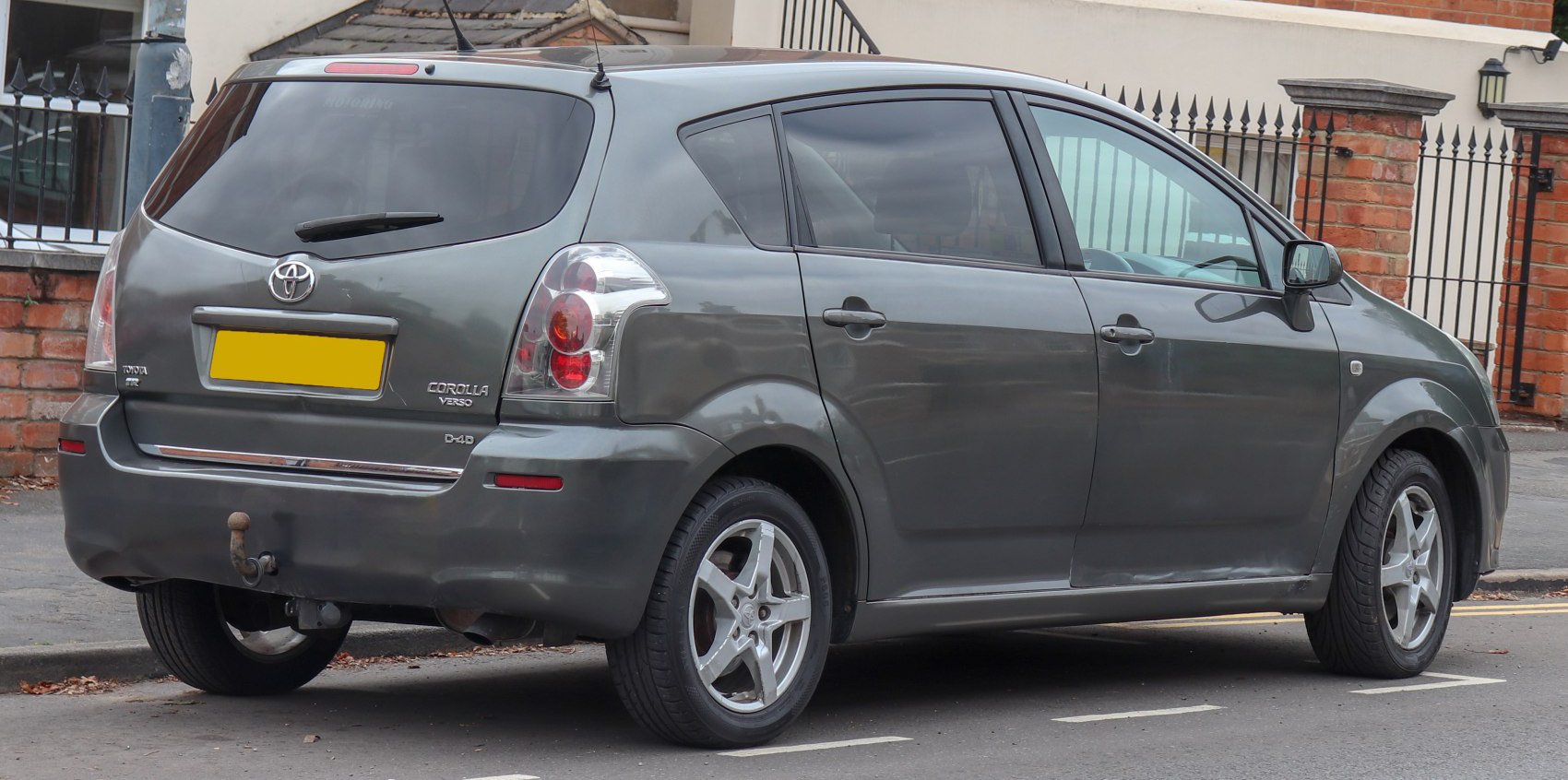 Toyota Corolla Verso technical specifications and fuel economy